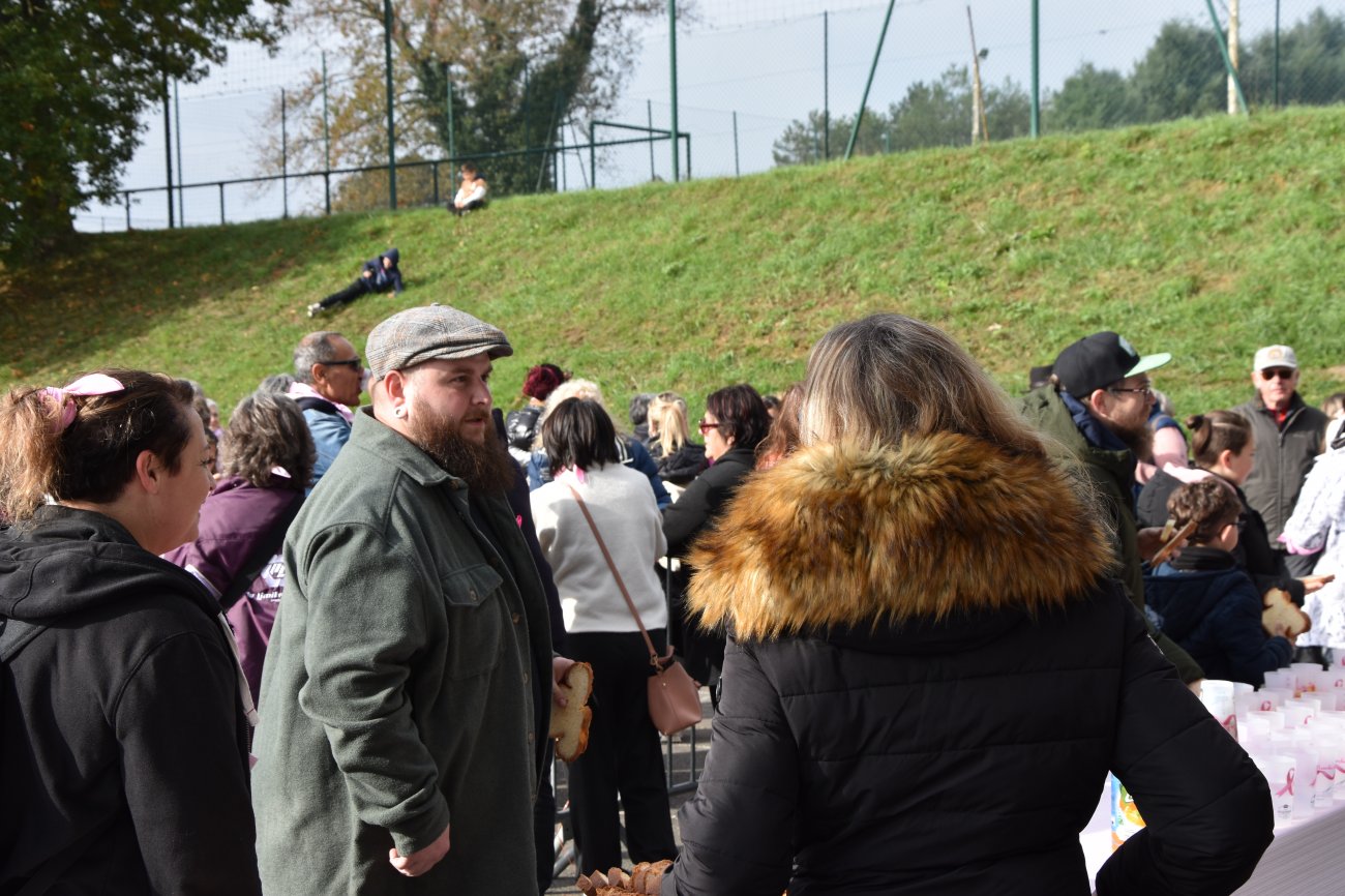 ECUISSES : La marche des roses a encore rencontré un grand succès ...