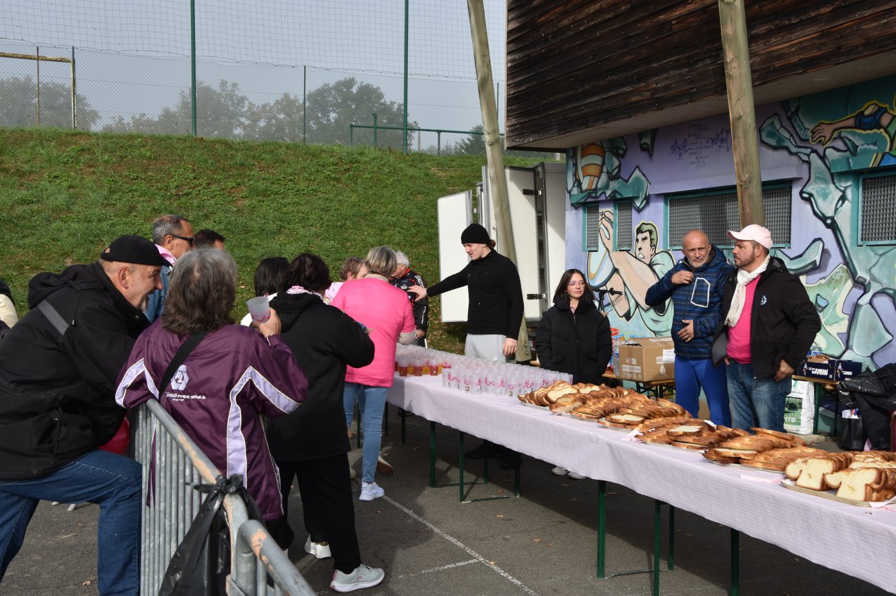 ECUISSES : La marche des roses a encore rencontré un grand succès ...